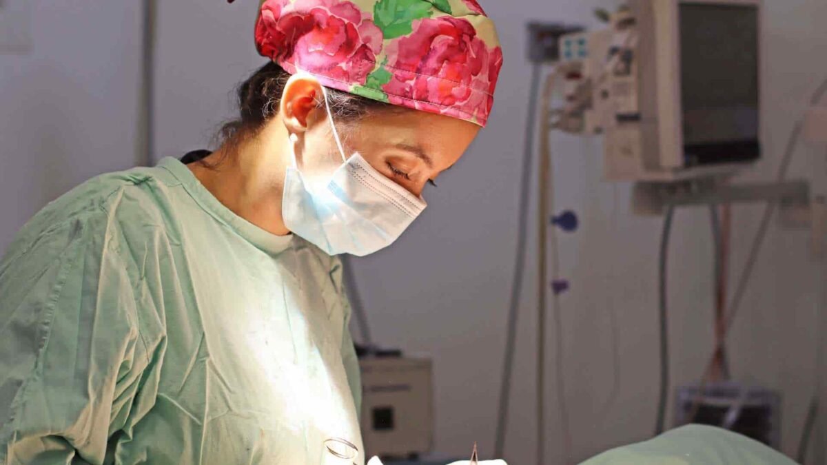 Rinoplastia en Medellín: Cirujanos Expertos | Dra. Daniela Correa